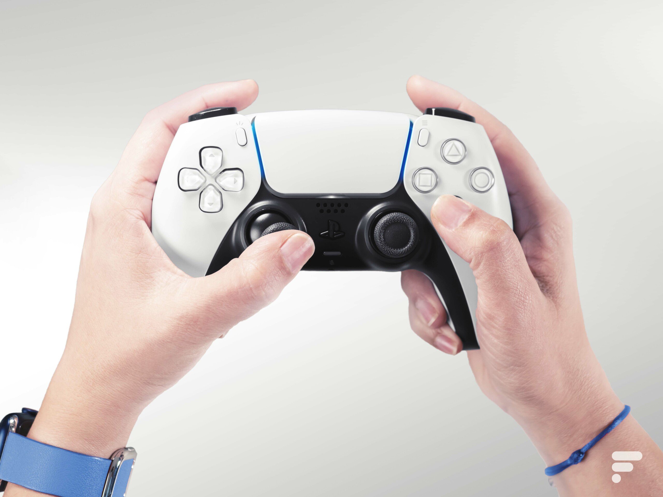 DualSense V2 : la PS5 a une nouvelle manette officielle, tout ce qu’il ...